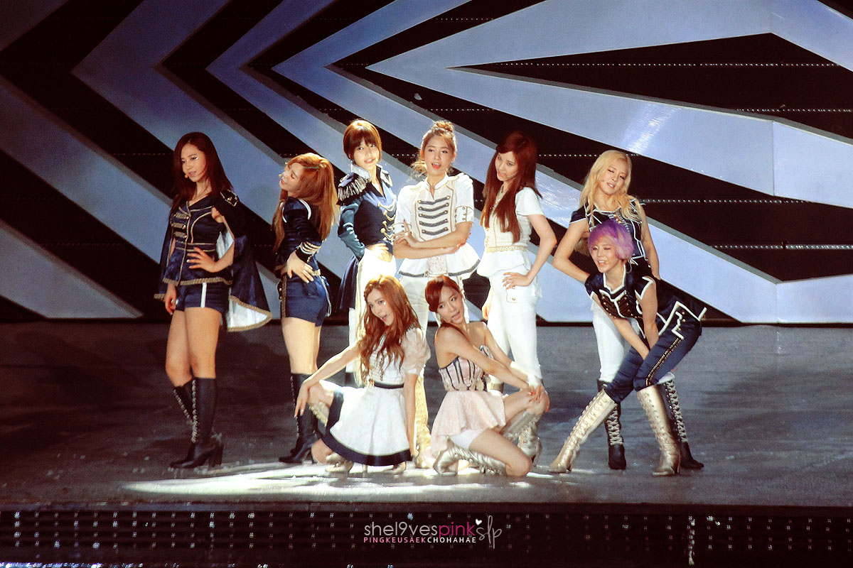 Girls’ Generation Performs at ‘SMTOWN Live World Tour III’ in Singapore