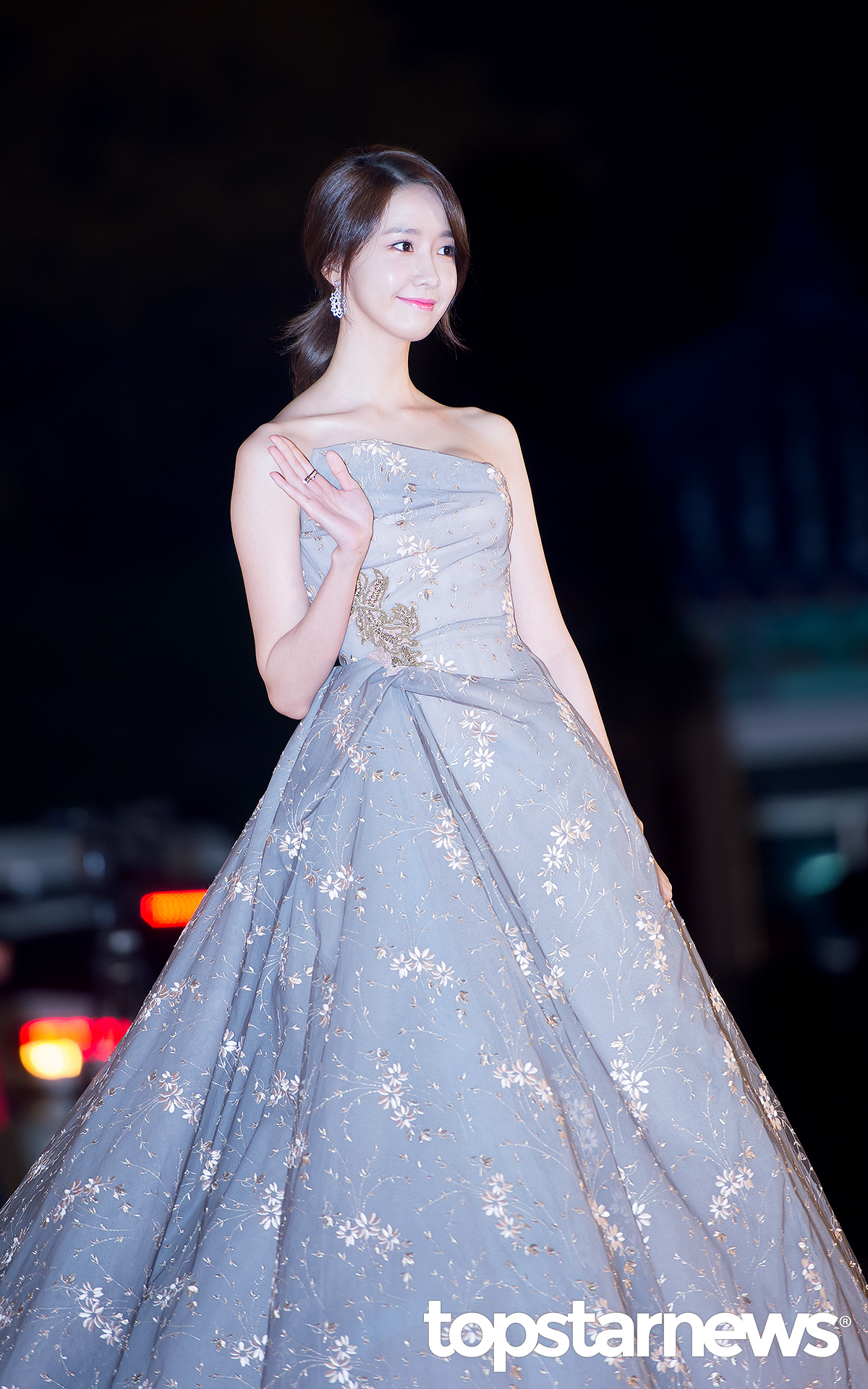 Yoona Wins Two Awards at ‘2016 Asia Artist Awards’